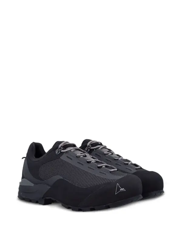 ROA Hida Low Top Sneakers - Black