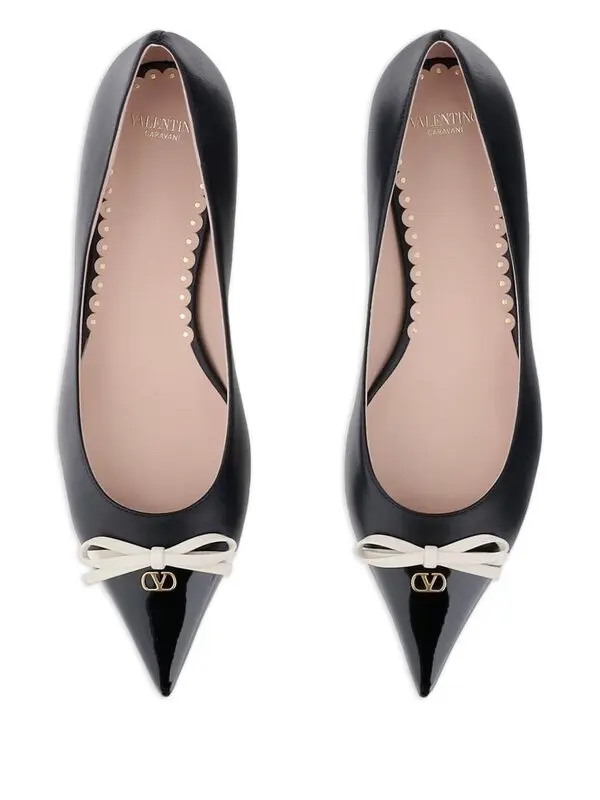Valentino Garavani Black Leather Pointed Toe Ballet Flats With Vlogo Signature Detail - Multicolor