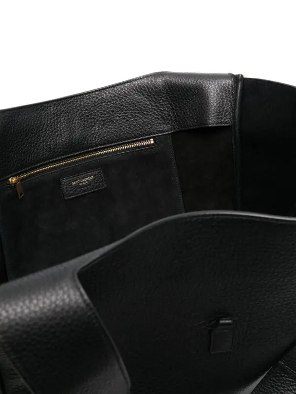 Saint Laurent Le 5 À 7 Hobo Bag In Grained Leather - Black