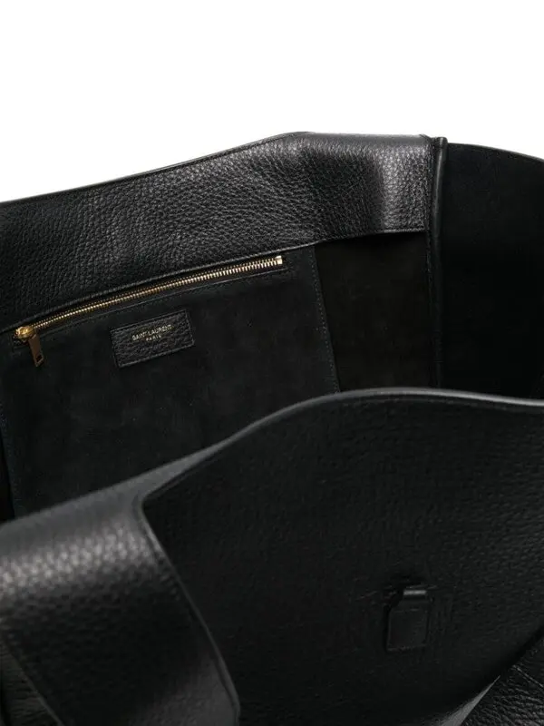 Saint Laurent Le 5 À 7 Hobo Bag In Grained Leather