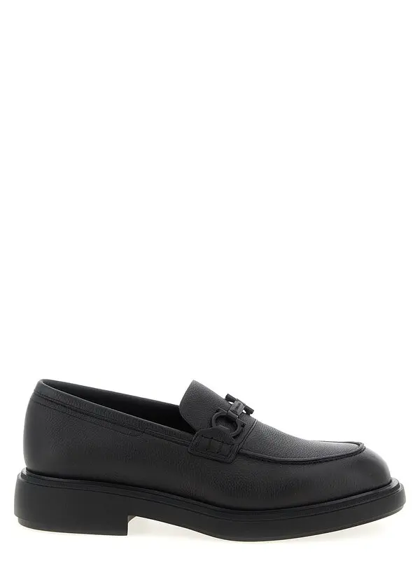 FERRAGAMO Arden Hammered Leather Loafers With Gancini Clasp - Black