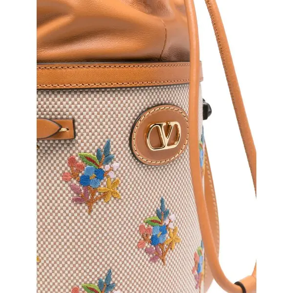 Valentino Garavani Bucket Bag - Cream