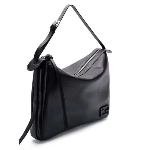 Fendi Calf Leather Grained Shoulder Bag - Black