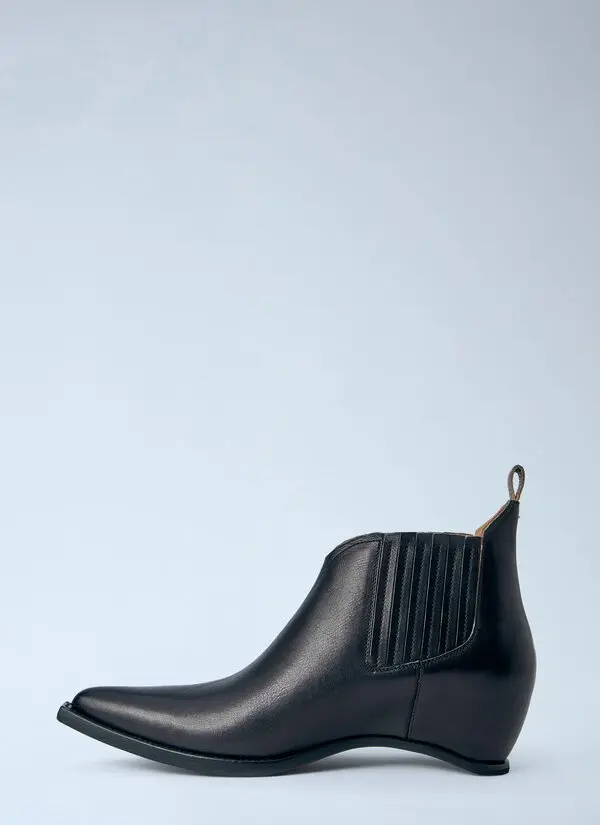 MAISON MARGIELA Heelless Western Chelsea Boots