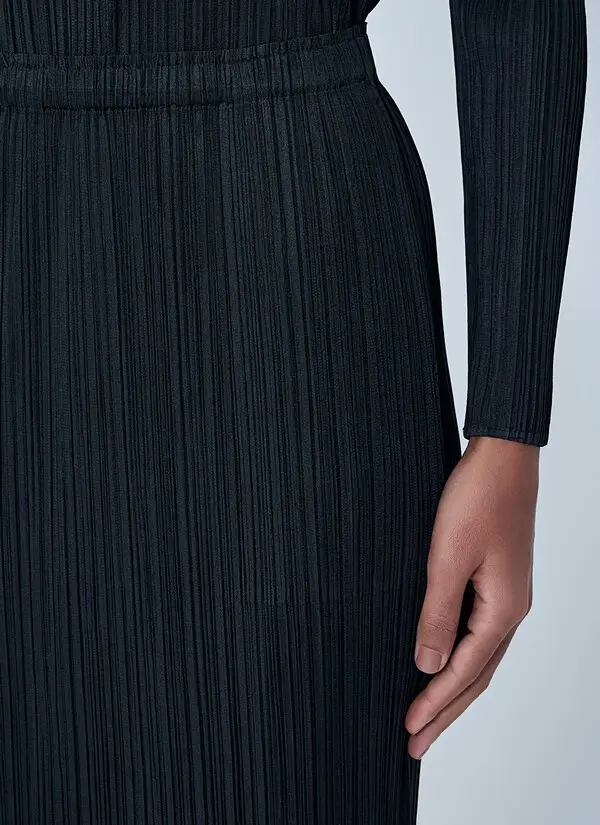Issey Miyake Pleated Midi Skirt - Black