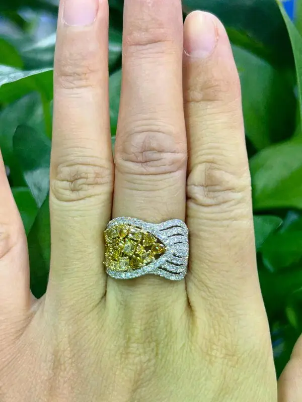 HYT JEWELRY Multi-cut Diamond Cocktail Ring