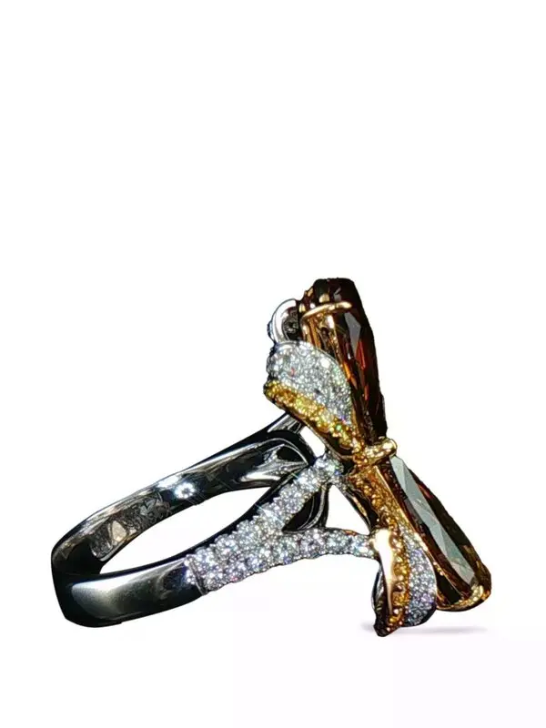 HYT JEWELRY Floral Diamond Ring In 18k Gold