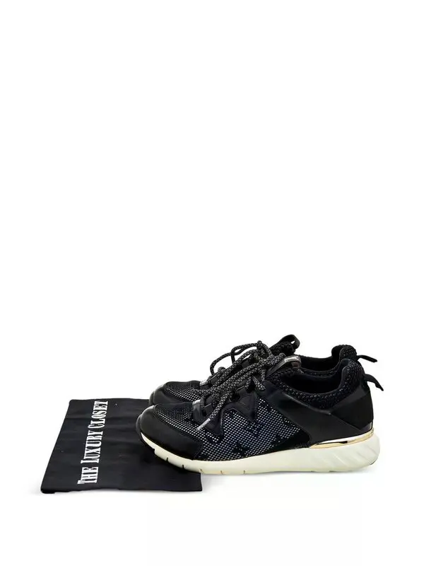 LOUIS VUITTON Low-top Sneakers