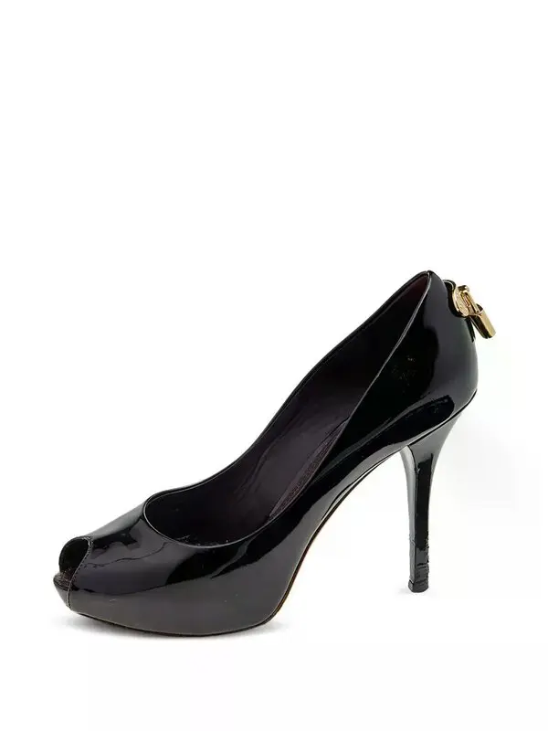 LOUIS VUITTON Peep-toe Pumps