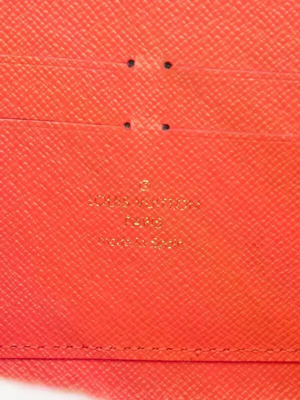 LOUIS VUITTON 2015 Damier Ebene Evasion Illustre Zippy Wallet Long Wallets