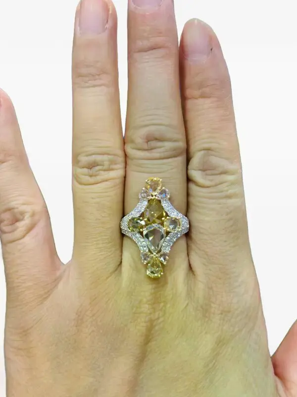 HYT JEWELRY Floral Diamond Ring