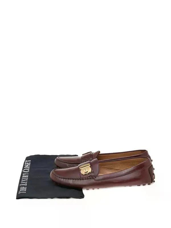 FERRAGAMO Gancini Plaque Leather Loafers