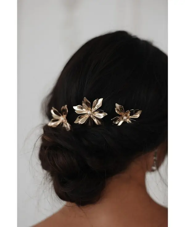 UNTAMED PETALS Comet Pearl Pins - Gold