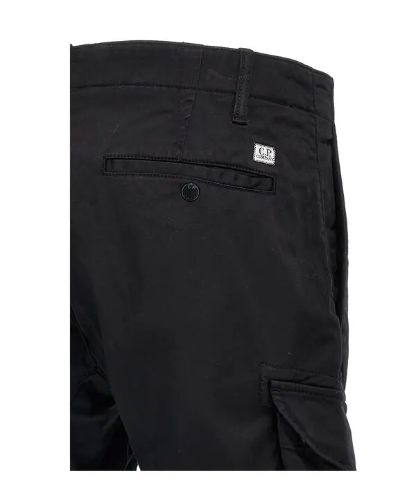 C.P. COMPANY Cargo Pants With Logo Badge Detail - Black