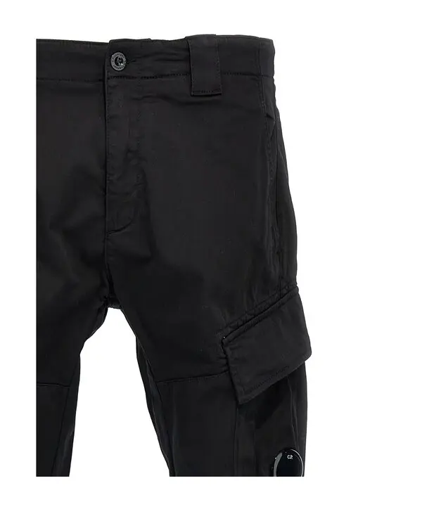 C.P. COMPANY Cargo Pants With Logo Badge Detail - Black