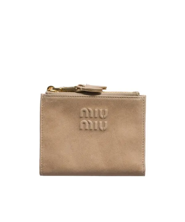 Miu Miu Logo Embossed Zipped Wallet - Nude