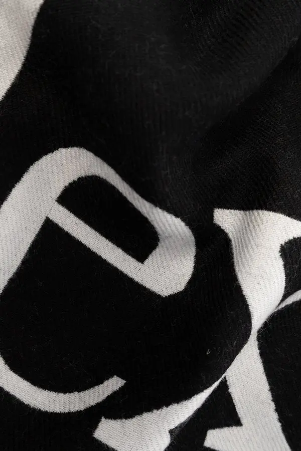 Alexander McQueen Logo Intarsia Knitted Fringed Scarf