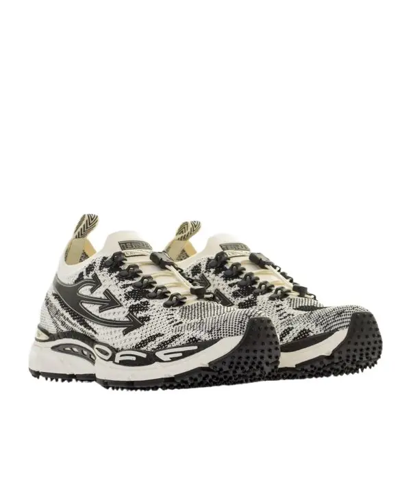 Off-White Round Toe Sneakers With Pull Tab