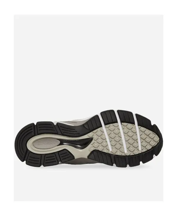 NEW BALANCE 990v4 Lace-up Sneakers - Gray