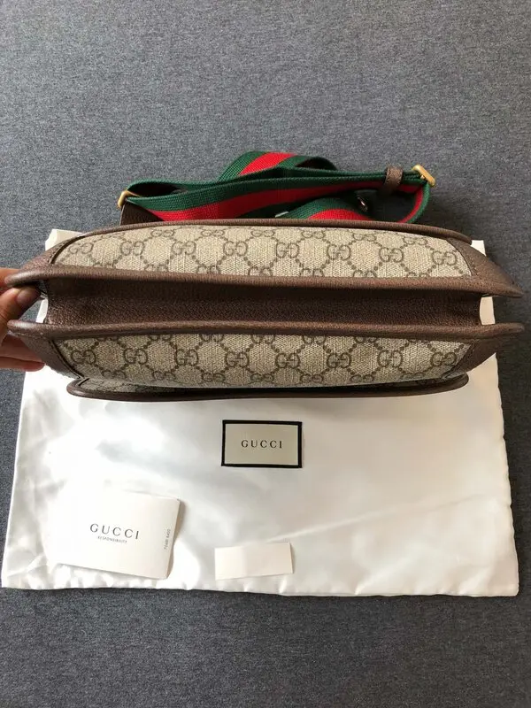 Gucci Gg Supreme Small Messenger Bag