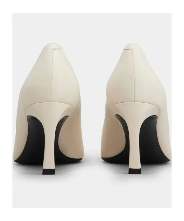 ROGER VIVIER Trompette Buckle Pumps - Cream