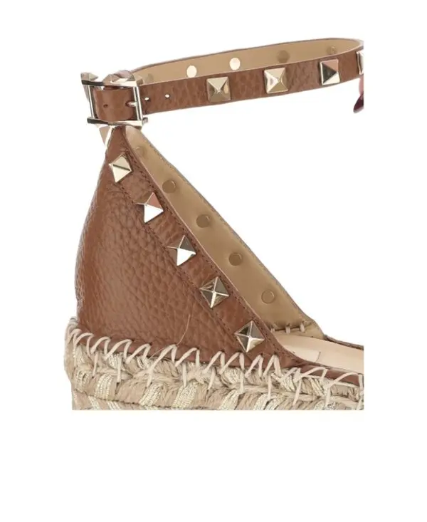 Valentino Garavani Rockstud Espadrille Sandals - Brown