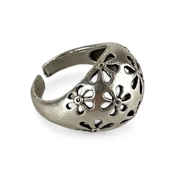 BY VIRGO Elowen Antique Ring With Floral Cut-outs - Silver