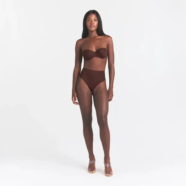 SKIMS Strapless Bra | Deep Neutral | | Smoothing Intimates - Cocoa