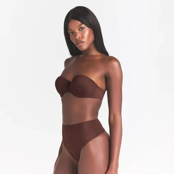SKIMS Strapless Bra | Deep Neutral | | Smoothing Intimates