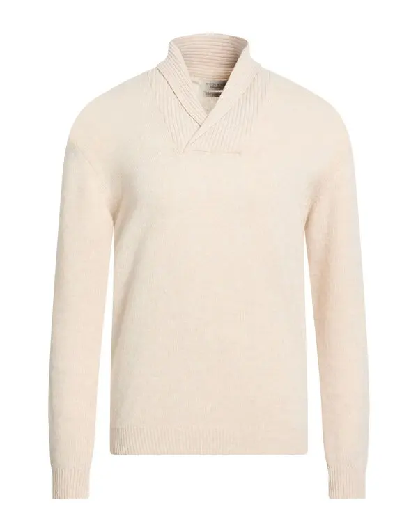 WOOL & CO Lightweight Wool V-neck Sweater