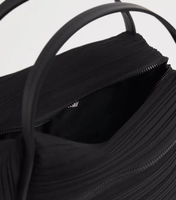 Issey Miyake Bias Pleats Top-handle Bag - Black