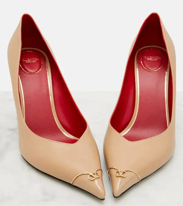 Valentino Garavani Heartip Vlogo Leather Pumps - Beige