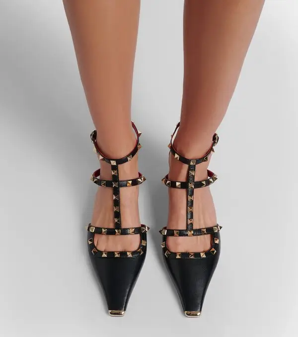 Valentino Garavani Rockstud Leather Pumps - Black