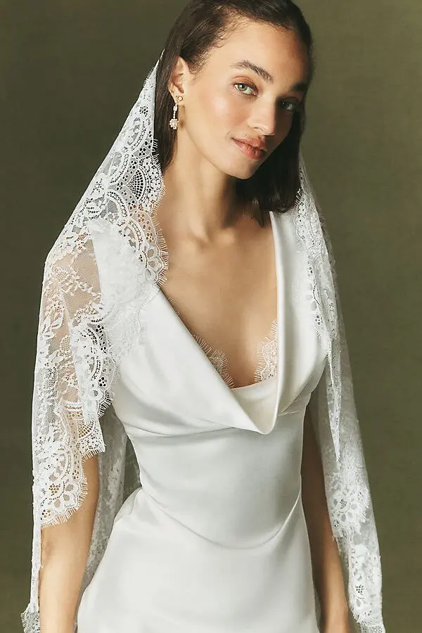 Watters Fingertip Lace Veil