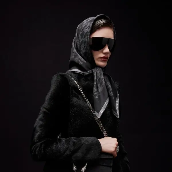 Gucci Printed Silk Twill Carr - Black