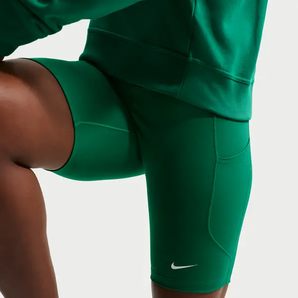 Nike High-waisted 8" Biker Shorts With Pockets