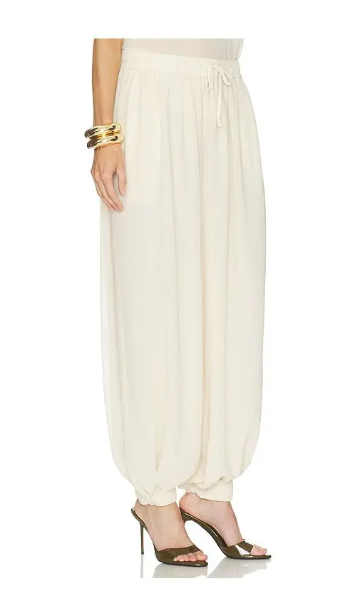 NICHOLAS Liselle Pant