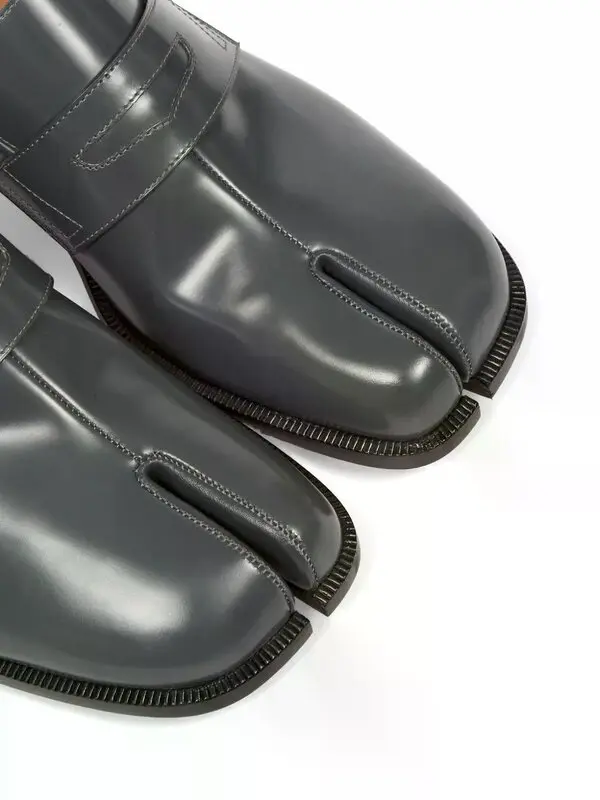 MAISON MARGIELA Tabi Leather Loafers