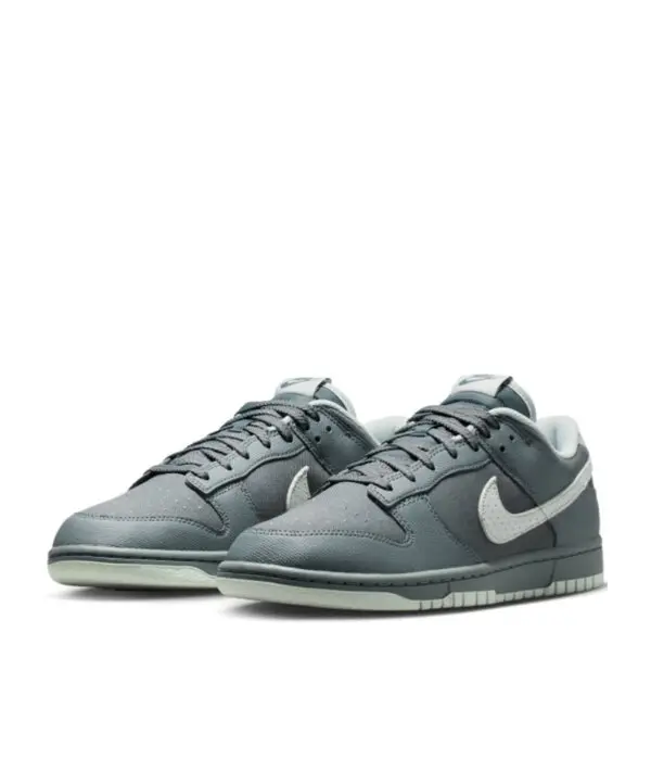 Nike Dunk Low Retro Sneakers - Gray