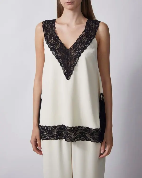 Stylein Miette Lace Trim V-neck Top