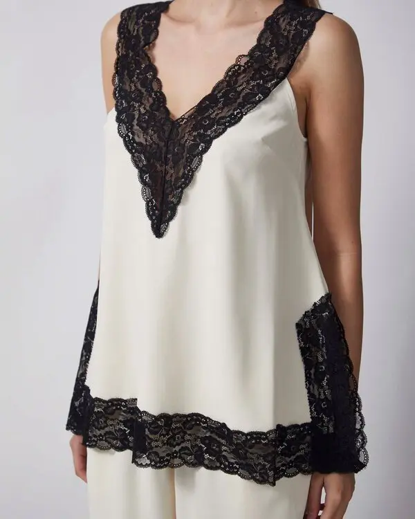 Stylein Miette Lace Trim V-neck Top