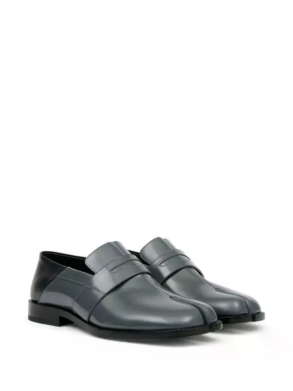 MAISON MARGIELA Tabi Leather Loafers - Grey