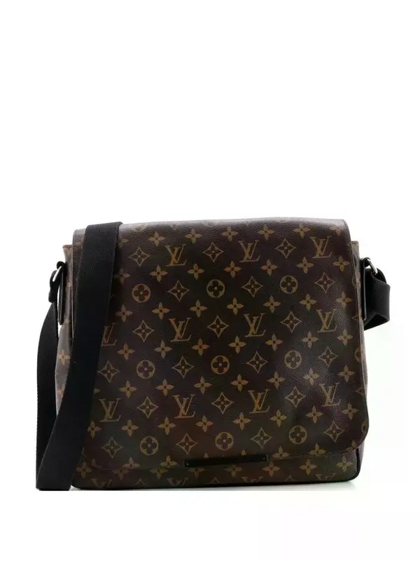 LOUIS VUITTON Monogram Canvas District Messenger Bag Mm