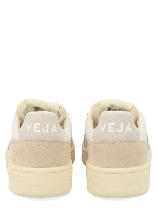 VEJA V-82 Sneakers