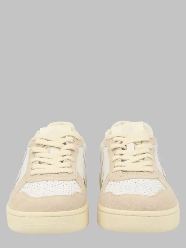 VEJA V-82 Sneakers