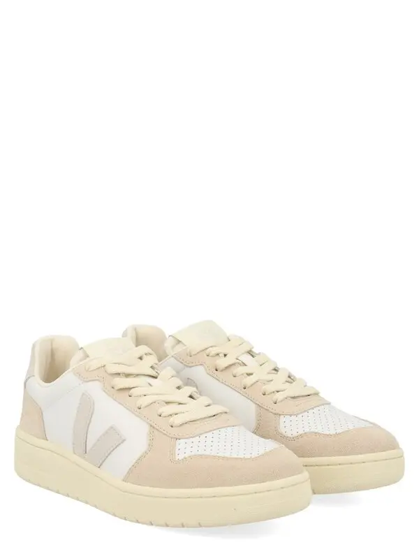VEJA V-82 Sneakers