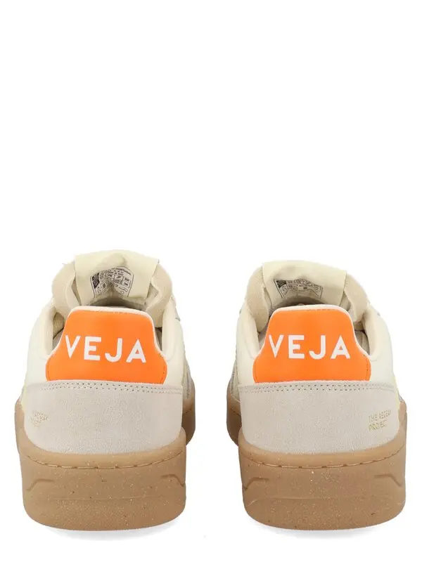 VEJA V-82 Sneakers - Beige