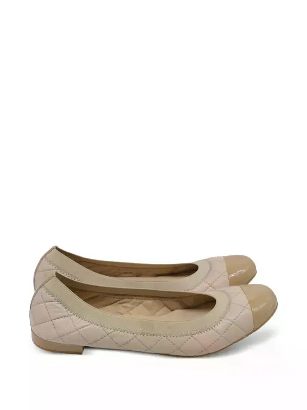 STUART WEITZMAN Quilted Ballet Flats - Neutrals