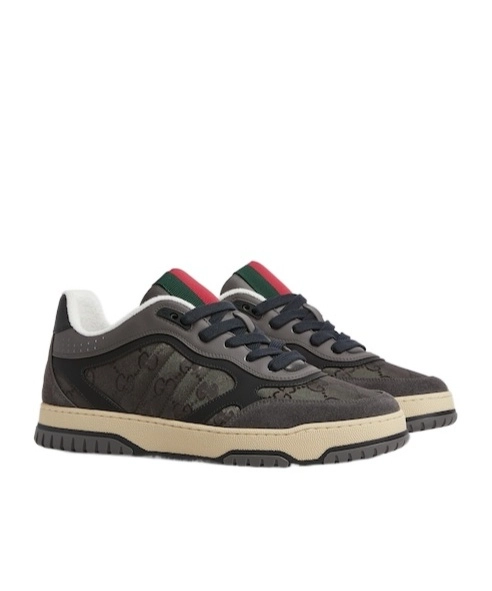 Gucci Low Top Sneakers With Interlocking G Detail - Grey