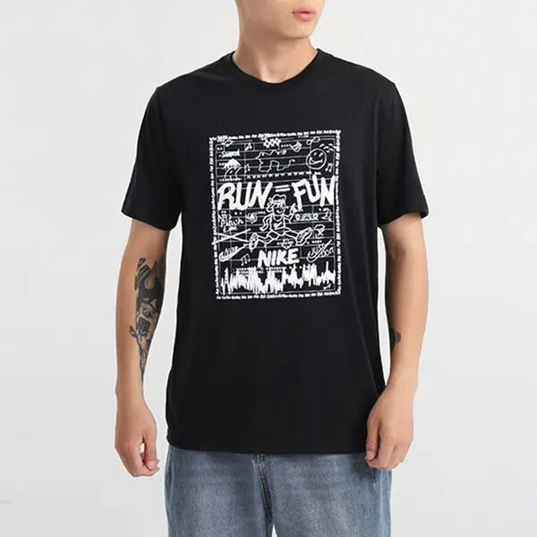 Nike Short Sleeve Graphic Tee